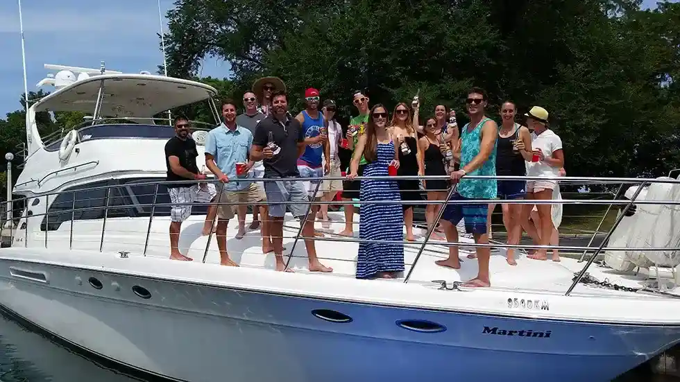 Yacht Rental Chicago | Cruise Lake Michigan on a Private Yacht Today!